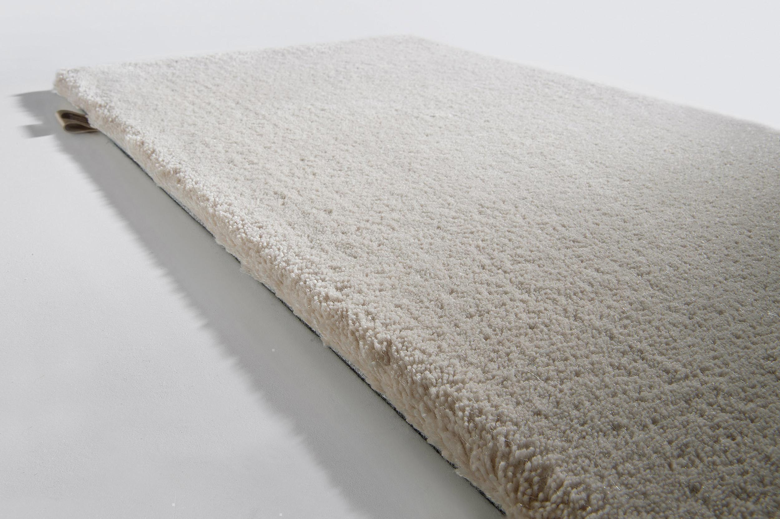 Einfarbiger Teppich Queensilk Low Taupe | Taupe | 300x300 cm | 70322 ...